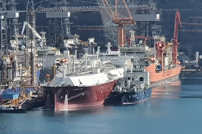 KR and DSME complete world’s first ship to ship LNG bunkering for gas ...